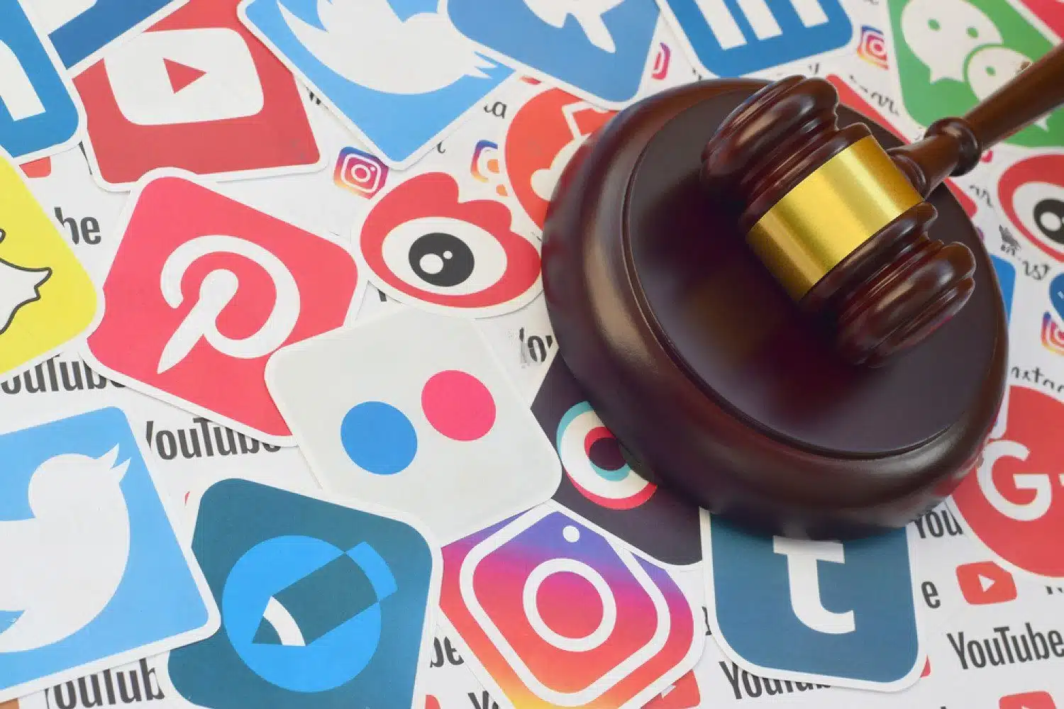 Social Media Laws in the UAE: A Comprehensive Guide - 2025